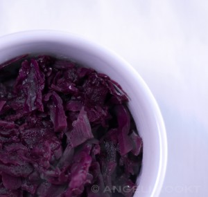 Rode kool met appeltjes - Angeli Kookt